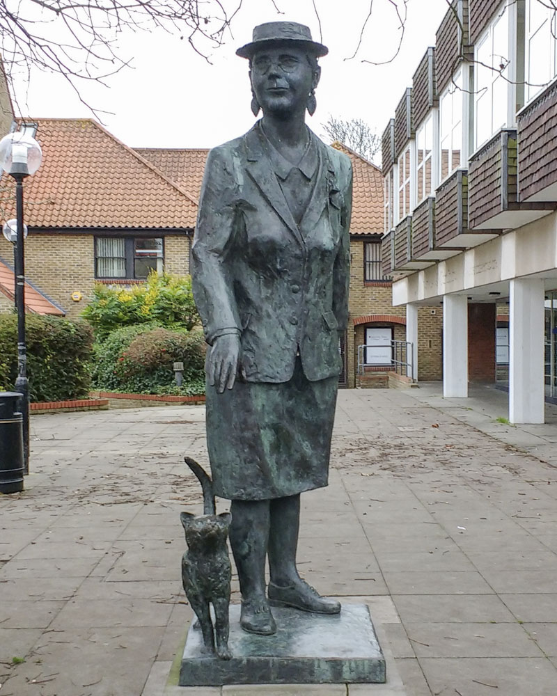 Why I Read Dorothy L. Sayers – Radix Magazine