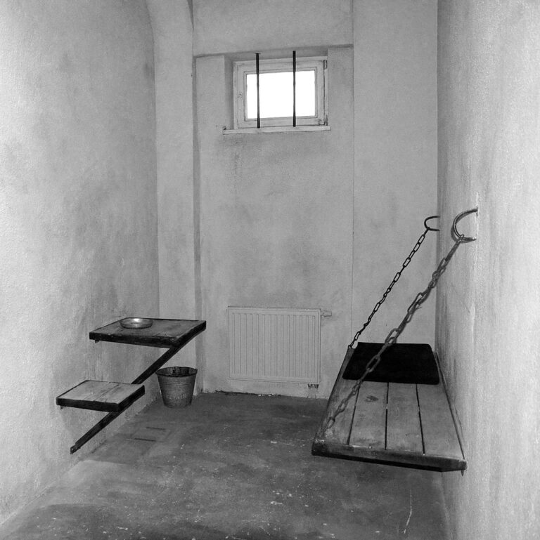 Just the Time for Story-telling: George MacDonald and a Christ-wise ...